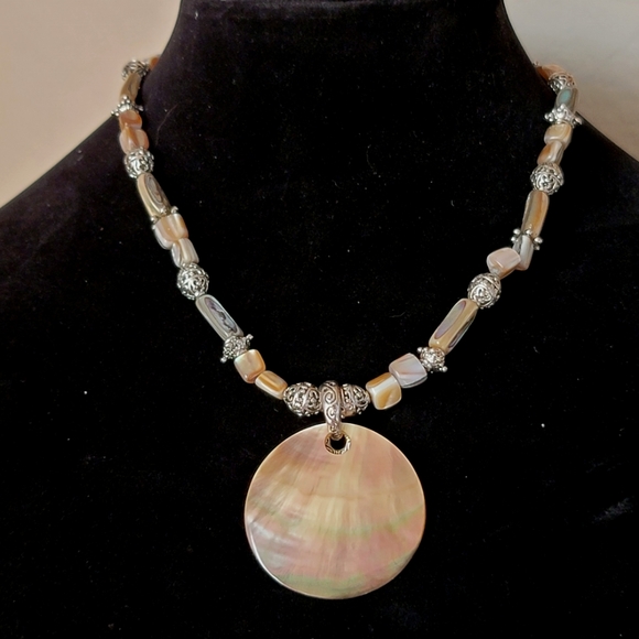 Cookie Lee | Jewelry | Vintage Cookie Lee Abalone Silver Filigree Bead ...